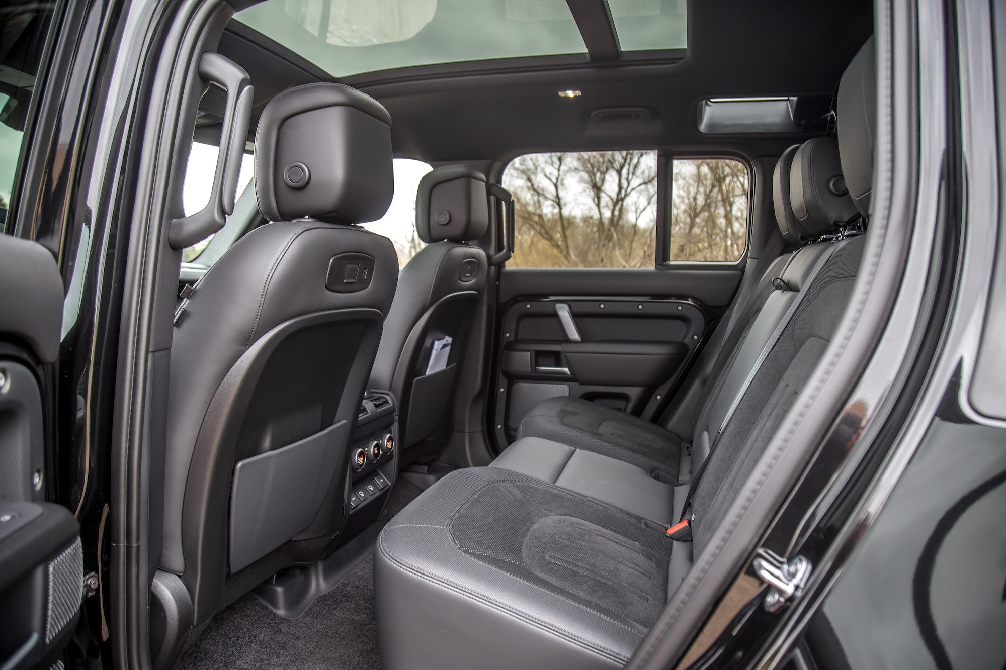 Review: 2022 Land Rover Defender V8 – Canadian Auto Review