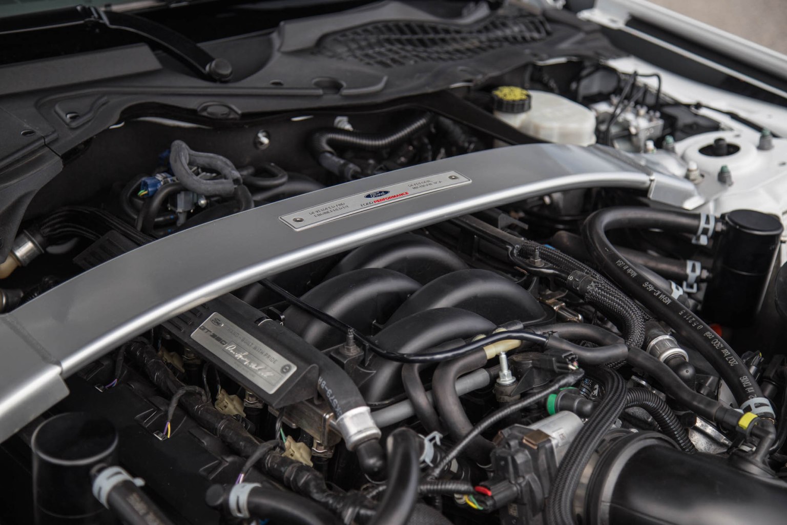 Track Test: 2016 Ford Shelby GT350R – Canadian Auto Review