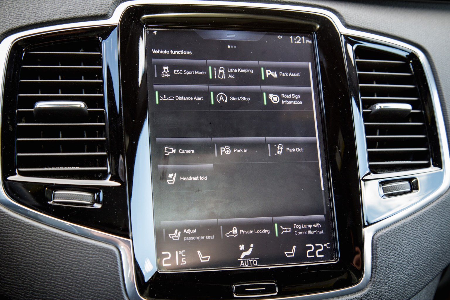 Review: 2016 Volvo XC90 T6 R-Design – Canadian Auto Review