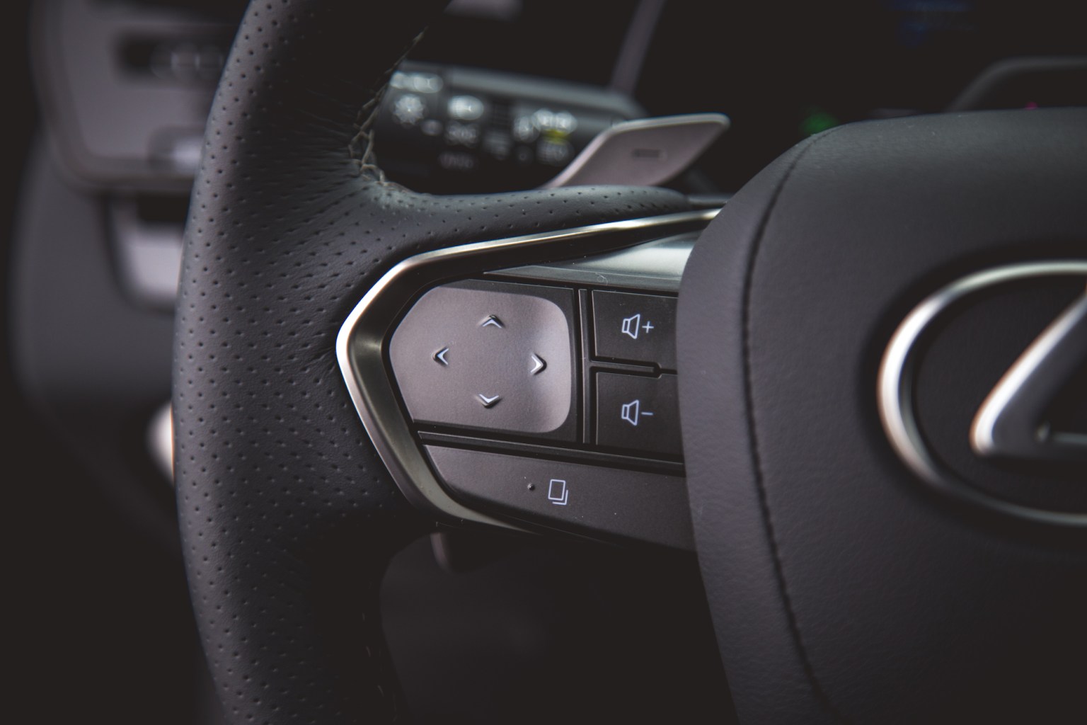 Review: 2025 Lexus RX500h Black Line – Canadian Auto Review