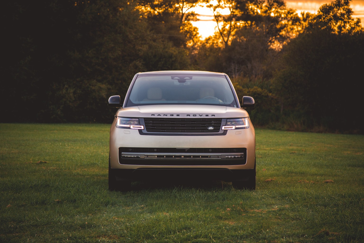 Review: 2025 Range Rover P550e SE – Canadian Auto Review